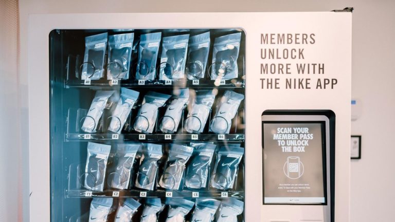 "Nike has a plan to survive retail’s existential crisis—and it’s ...